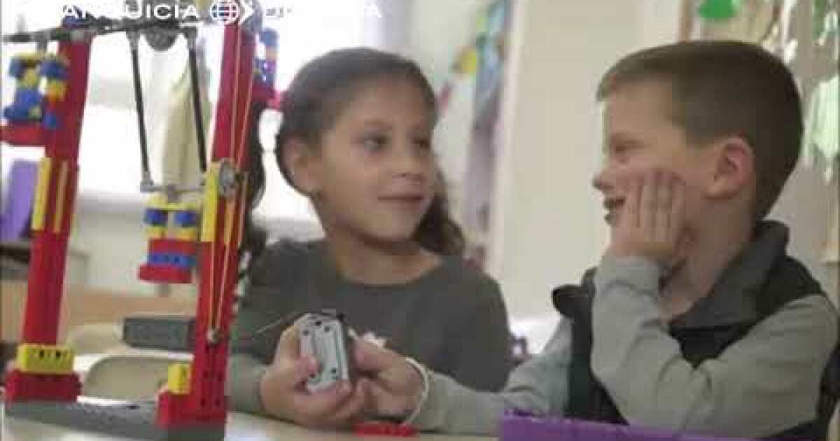 Presentación del negocio de Young Engineers - Video de Información de ...